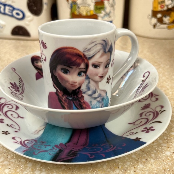 Enesco | Dining | Enesco Frozen Bowl Plate And Mug | Poshmark